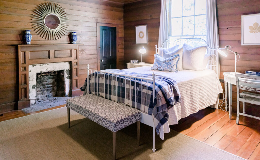 Tumlin House - A Vibrant Farmhouse Getaway